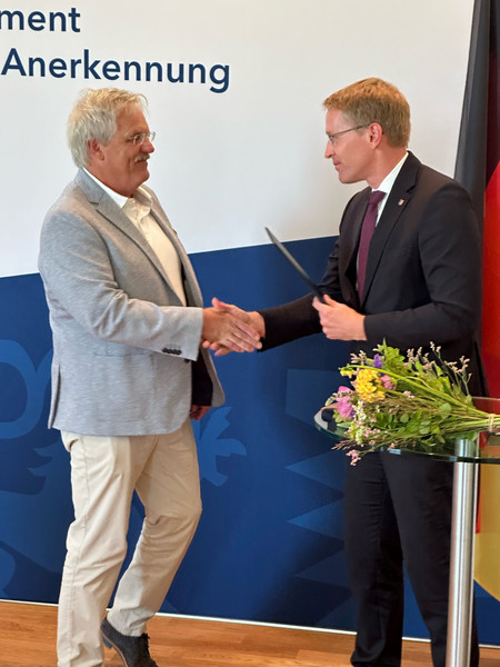 Bundesverdienstkreuz für Prof. Dr. Frank Gieseler: Universität zu Lübeck